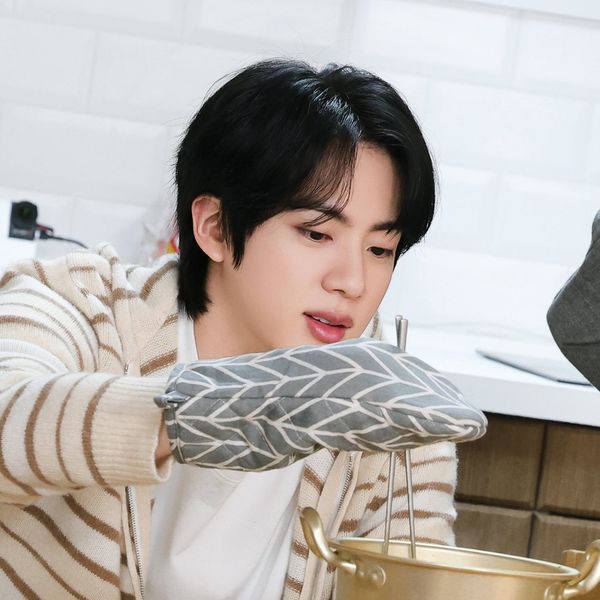Jin (BTS) [Community] CHOEAEDOL - Hottest kpop idol community