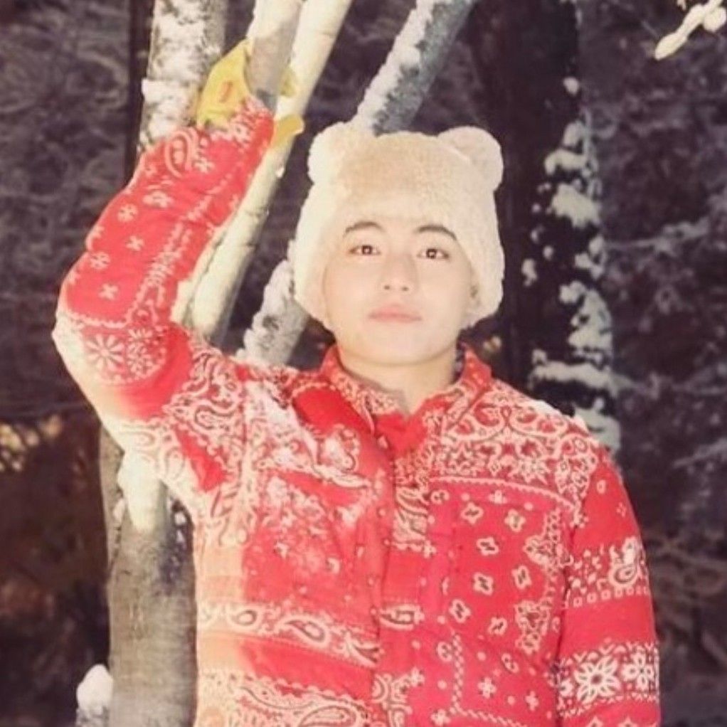 Photo shared by a V fan on Mar 1 │ BTS V Community │ CHOEAEDOL