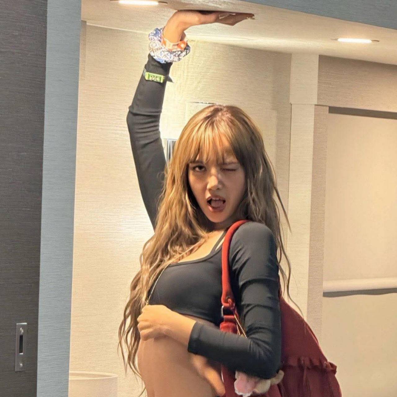 Lisa (BLACKPINK) [社群] 最愛豆 - 最熱門的KPOP偶像社區 Ponytail Rapper